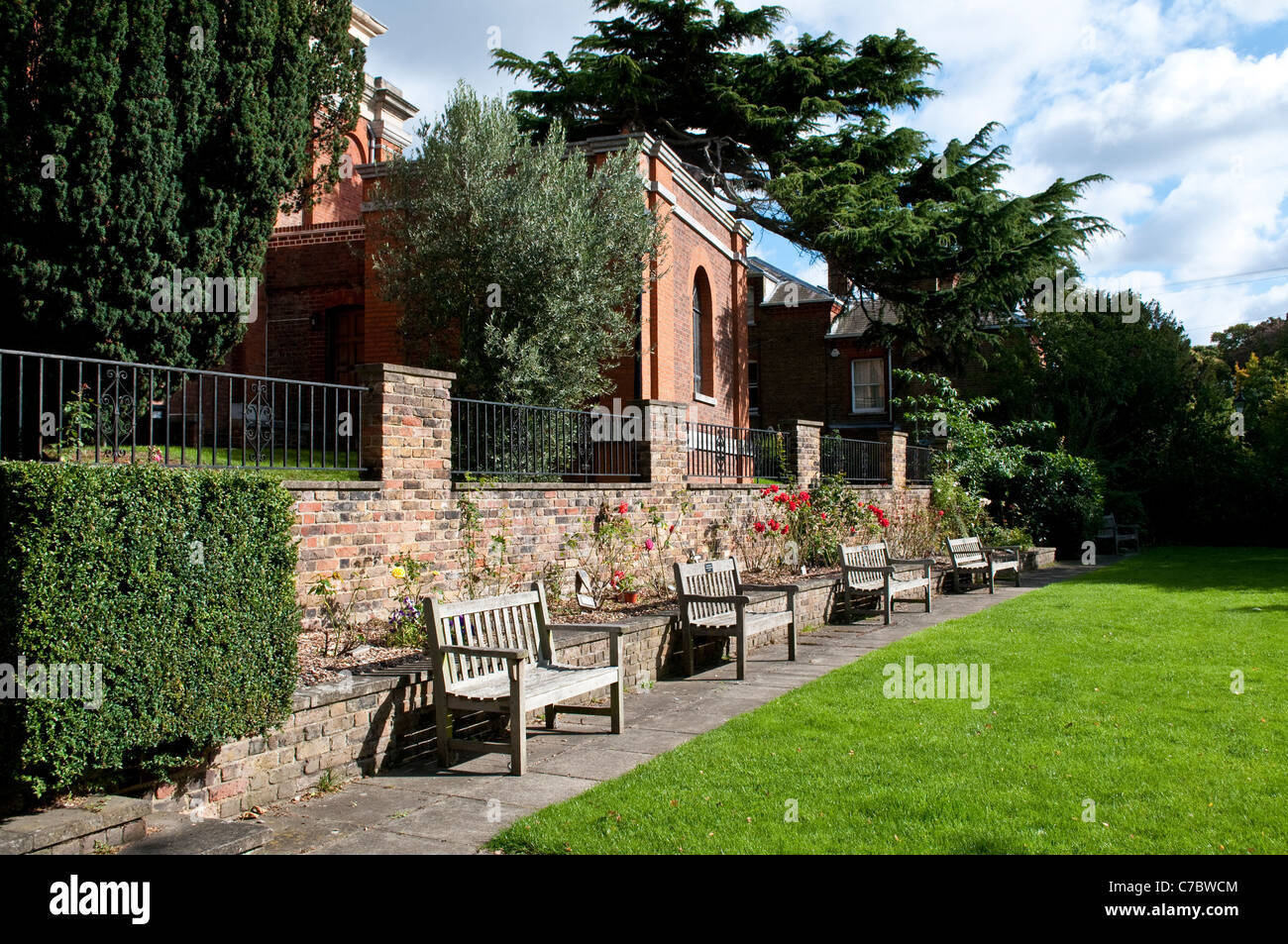 Garden at St Mary’s, Parish Church, Twickenham, Middlesex, England ...