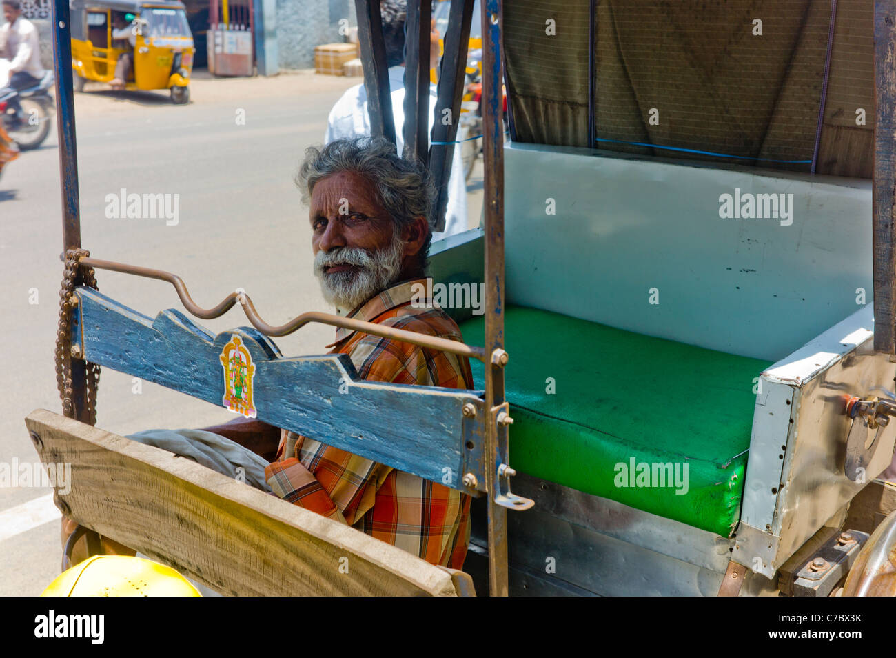 A Rickshaw driver in Madurai, Tamil Nadu, India Stock Photo - Alamy