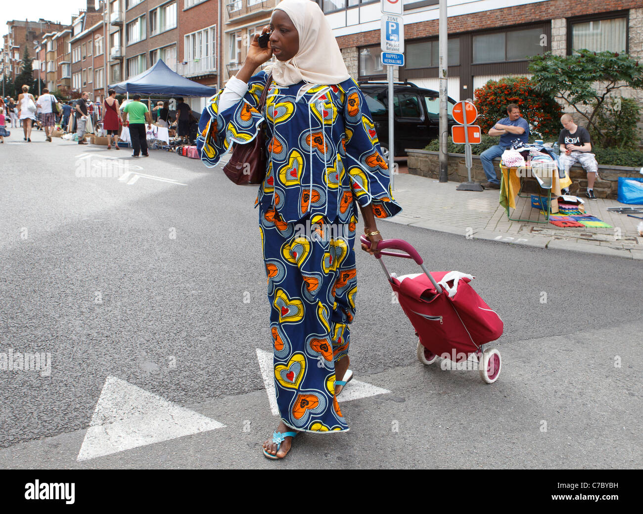 african woman mobile phone Stock Photo - Alamy