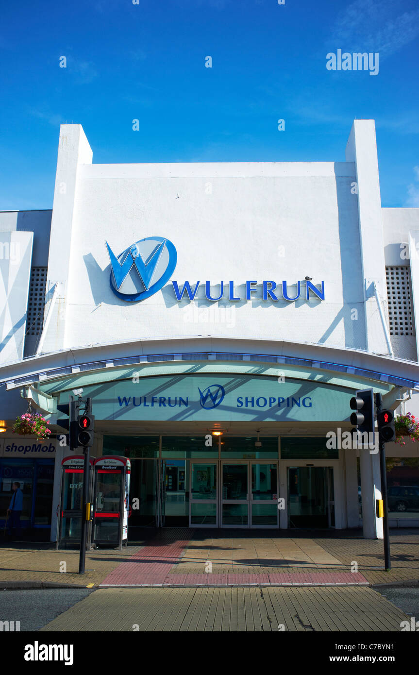 Wolverhampton town centre hi-res stock photography and images - Alamy