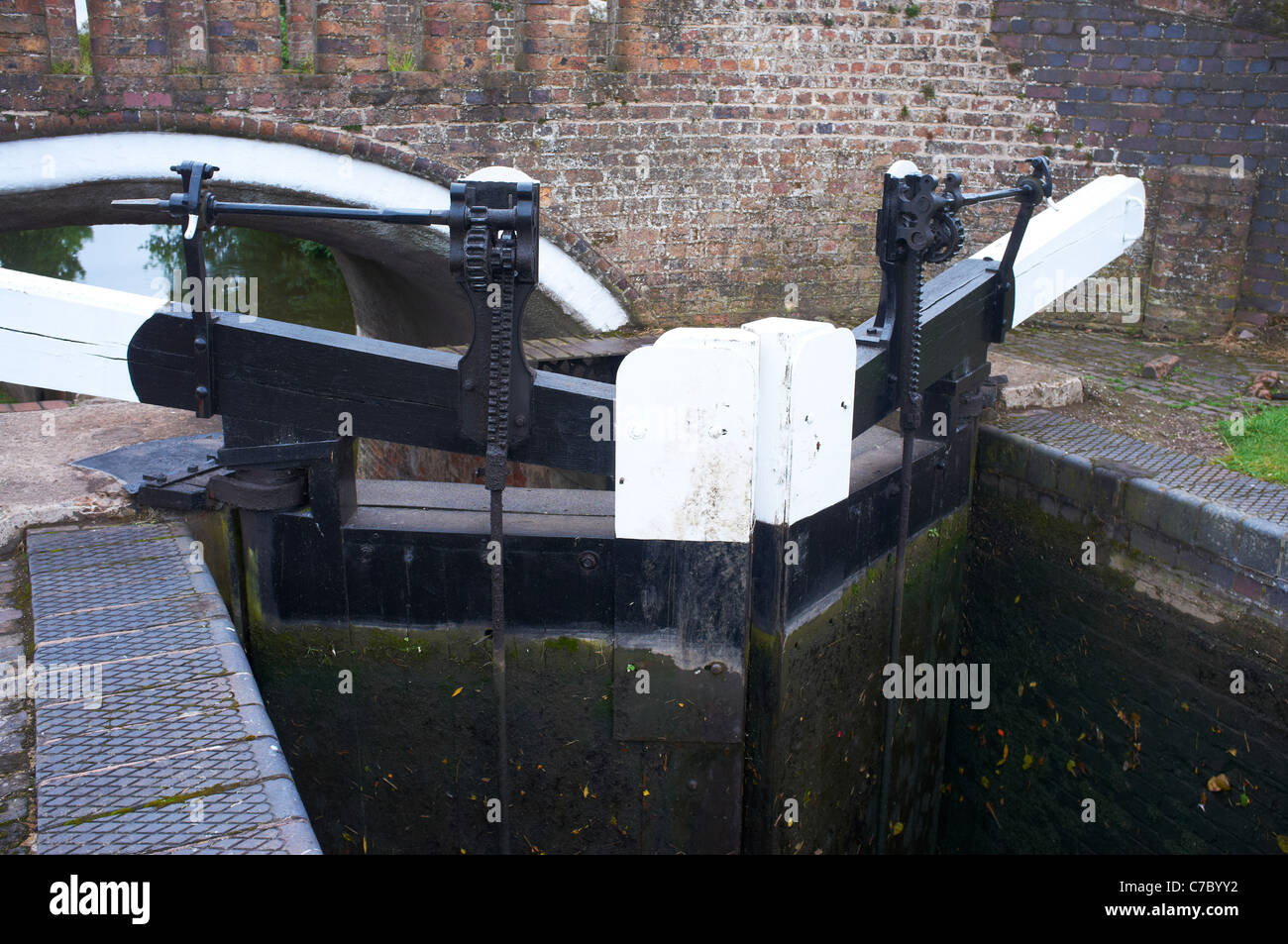 Awbridge Canal Lock Wombourne Staffordshire West Midlands UK Stock ...