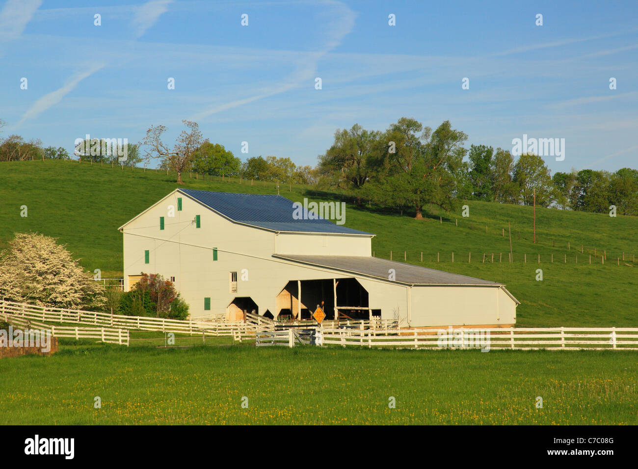 Spring valley farm hi-res stock photography and images - Alamy