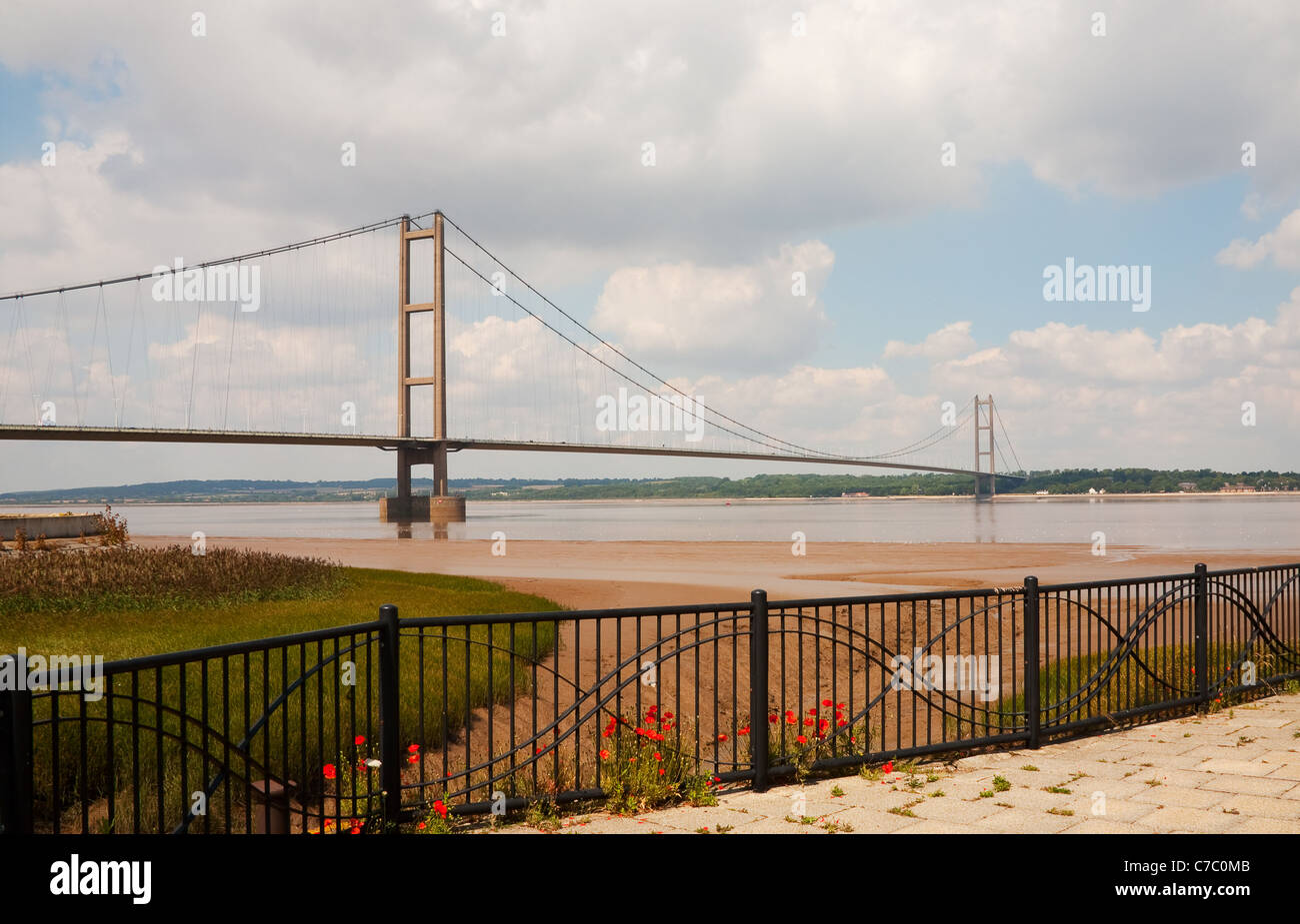 Connect bridge hi-res stock photography and images - Alamy