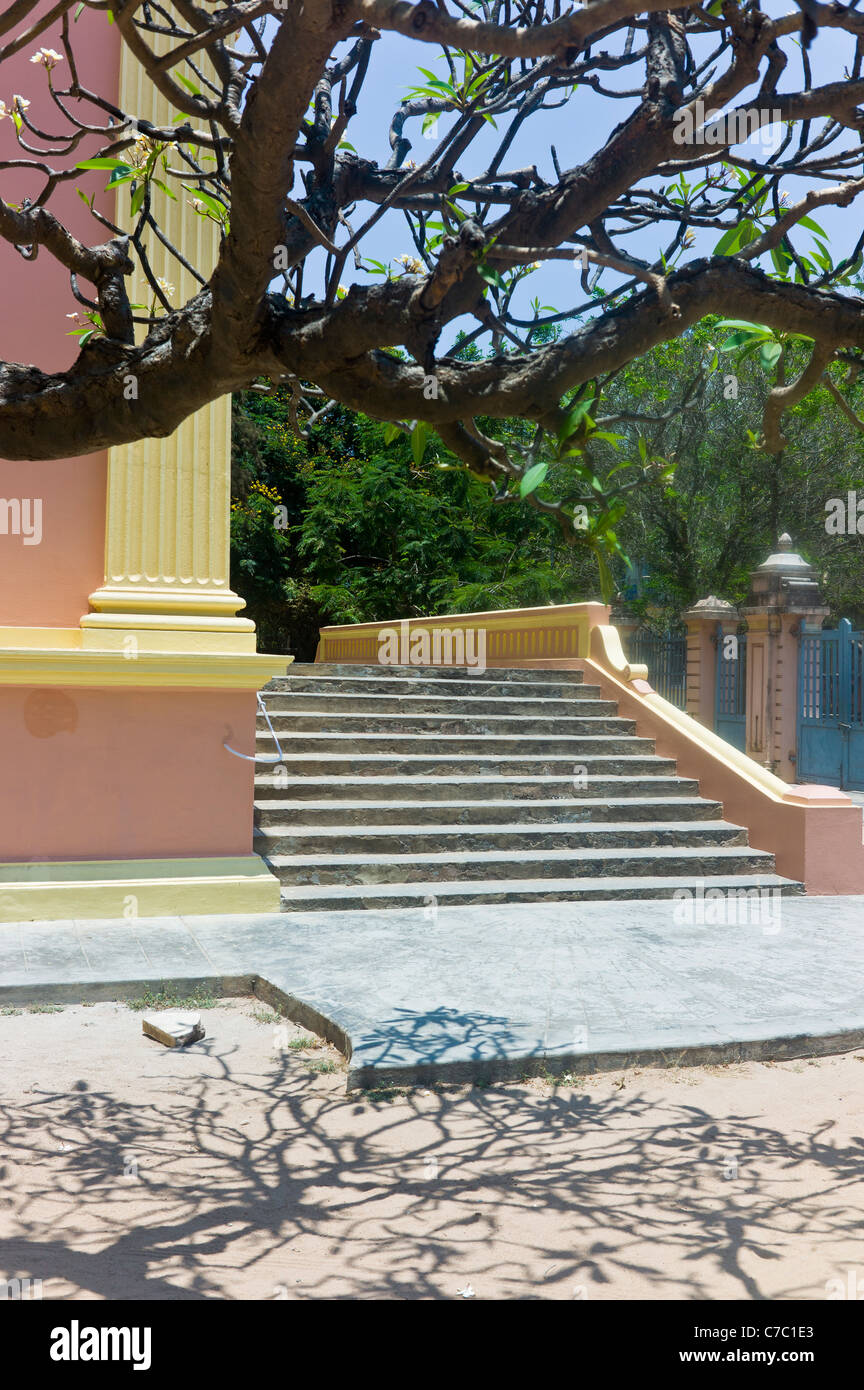 French colonial architecture in Pondicherry (Puducherry), Tamil Nadu ...