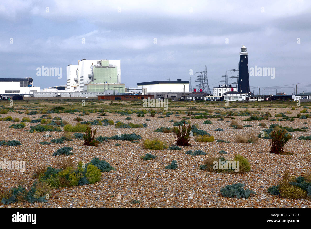 Dungeness B nuclear power station and old lighthouse Stock Photo - Alamy