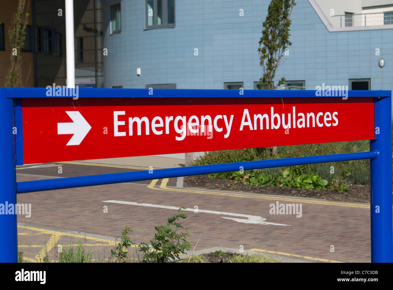Emergency ambulance sign hi-res stock photography and images - Alamy