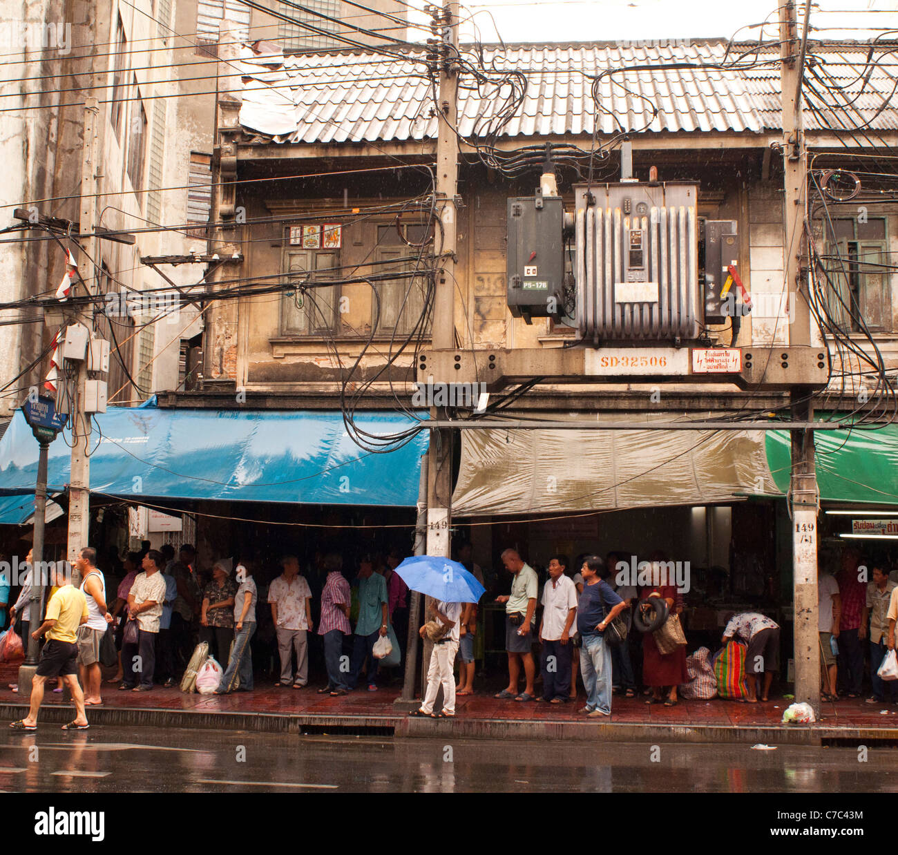 Bangkok chinatown "bus stop Stock Photo - Alamy