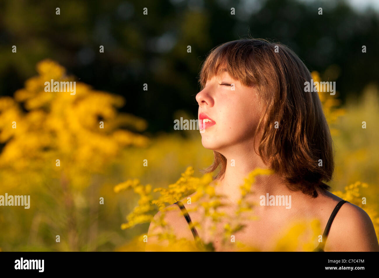 Outdoor portraits of beautiful teenager Stock Photo - Alamy