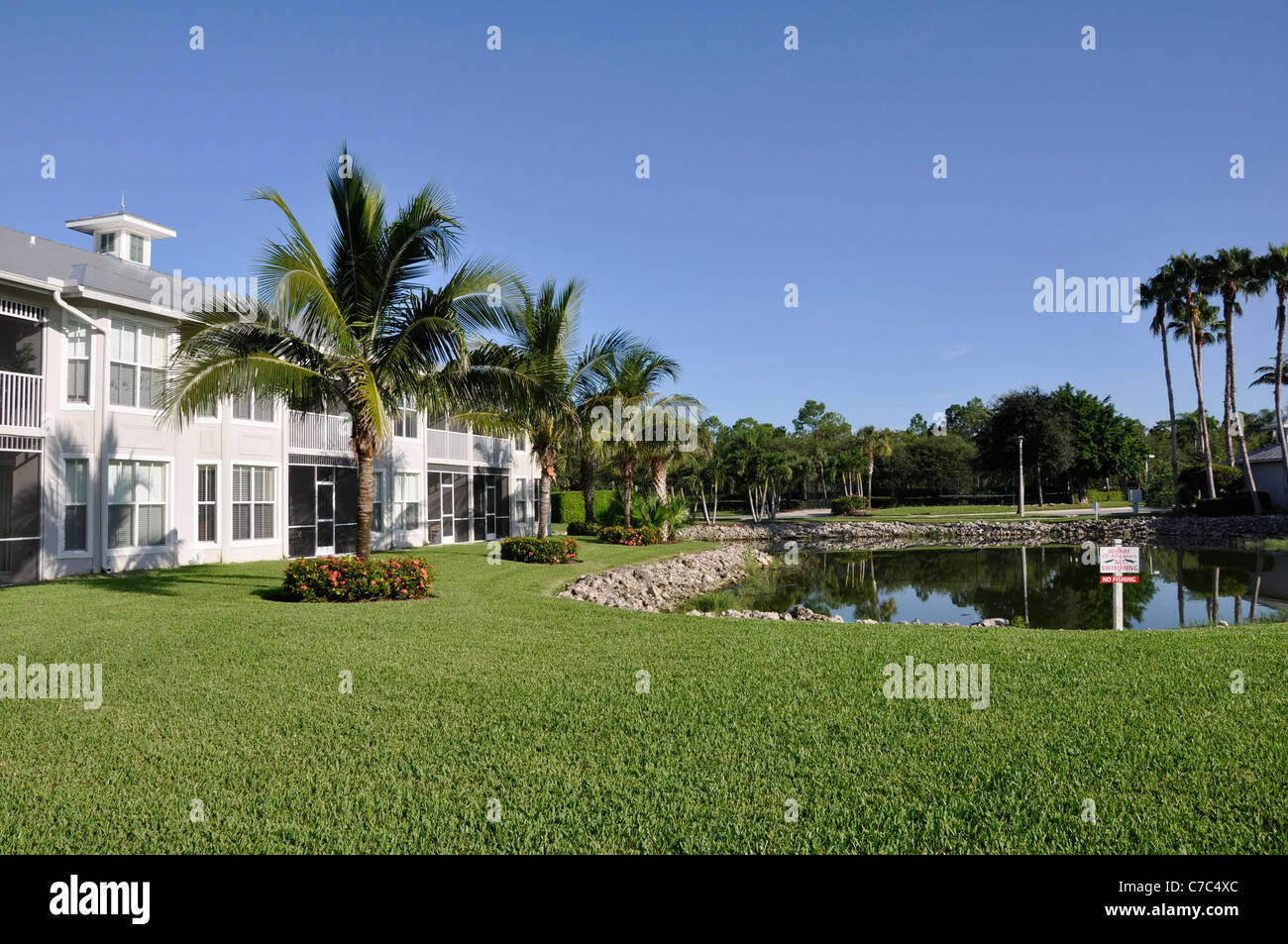 Modern resort hi-res stock photography and images - Alamy
