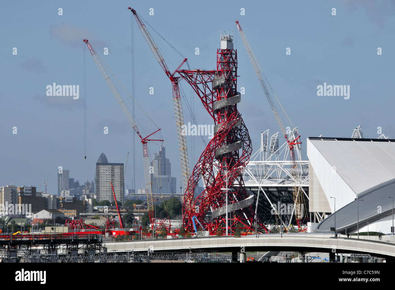 Construction arcelormittal orbit observation tower hi-res stock ...