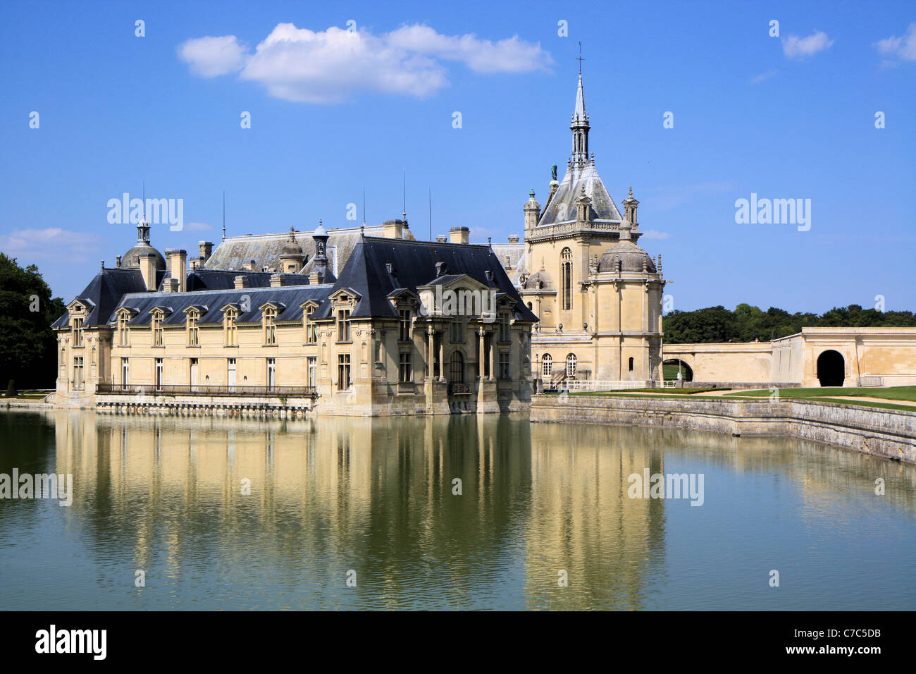 Chateau de chantilly hi-res stock photography and images - Alamy