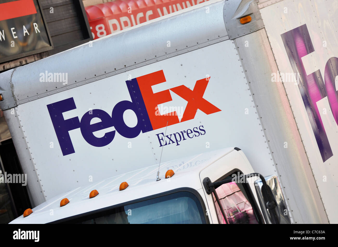 FedEx, Federal Express Van Stock Photo - Alamy