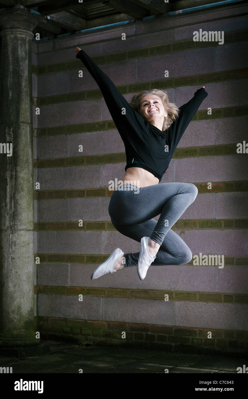 Girl dance jump hi-res stock photography and images - Alamy