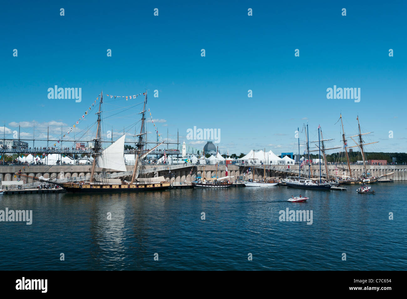 Old ships port hi-res stock photography and images - Alamy