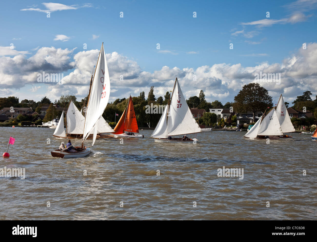 Oulton broad lock hi-res stock photography and images - Alamy
