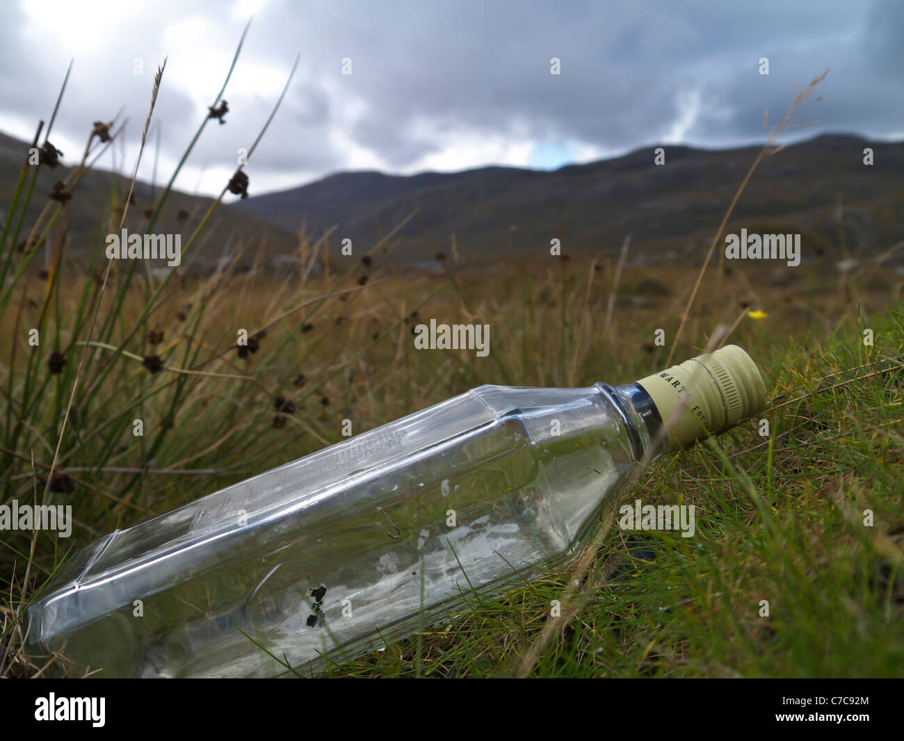 Litter in nature hi-res stock photography and images - Alamy