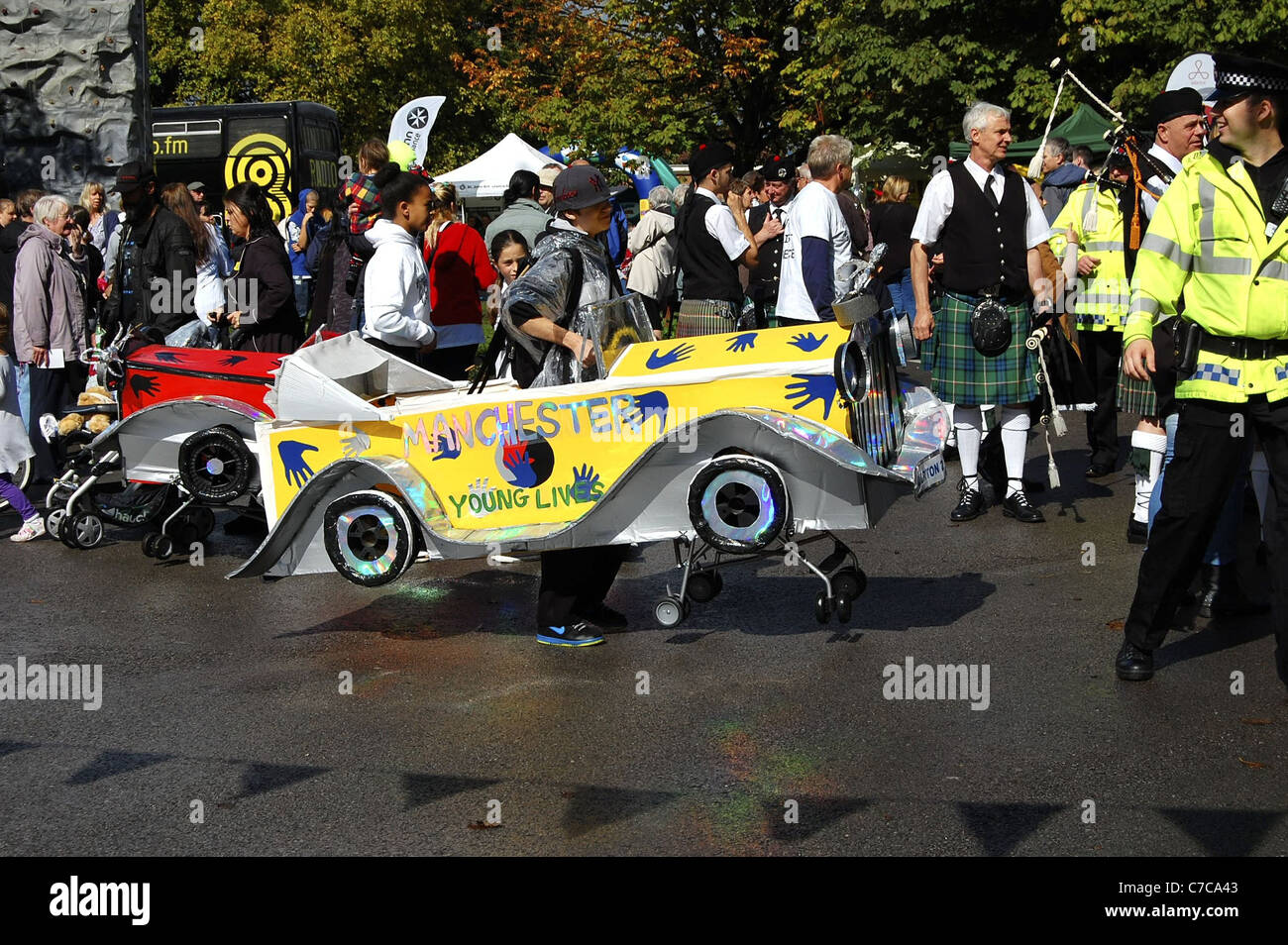 Car float hi-res stock photography and images - Alamy