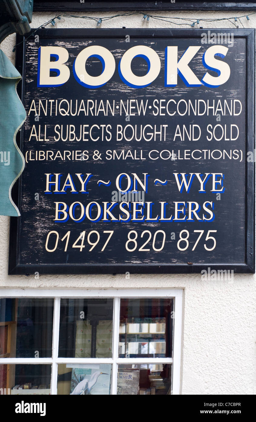 Books bookshop sign exterior hi-res stock photography and images - Alamy