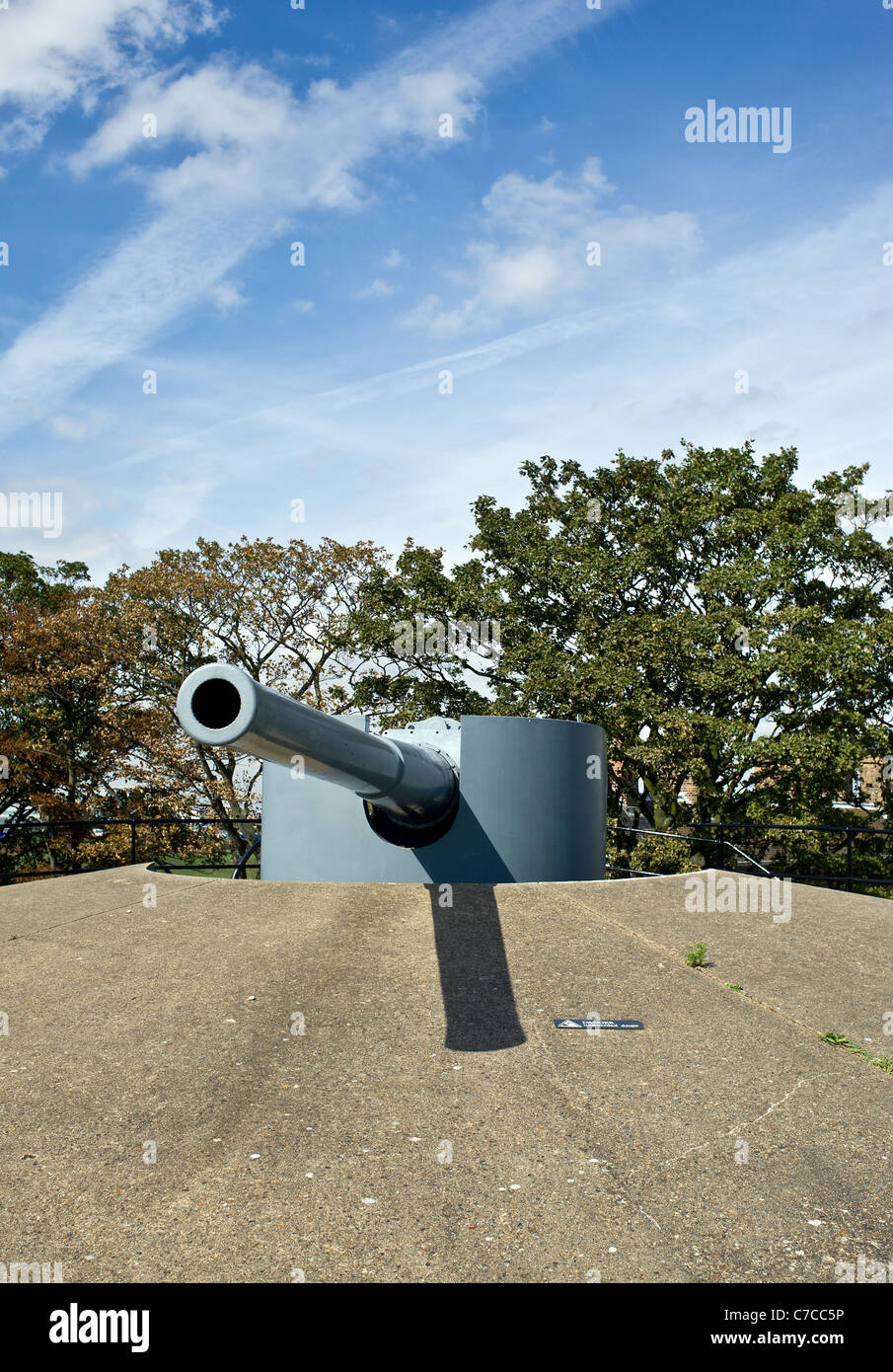 6 inch gun hi-res stock photography and images - Alamy