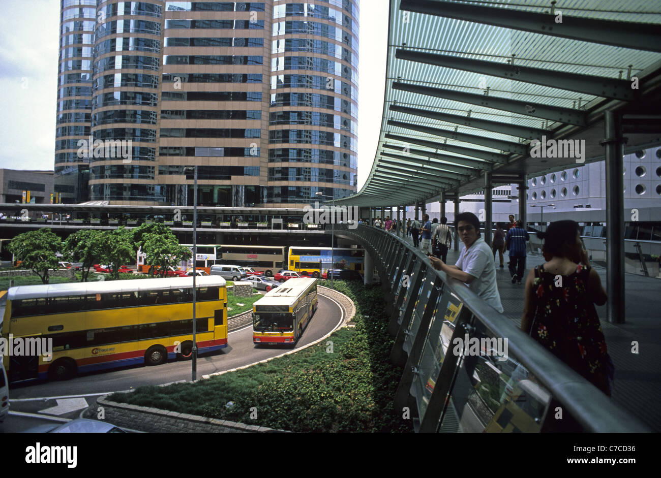 pedestrian bridge in hong kong Stock Photo - Alamy