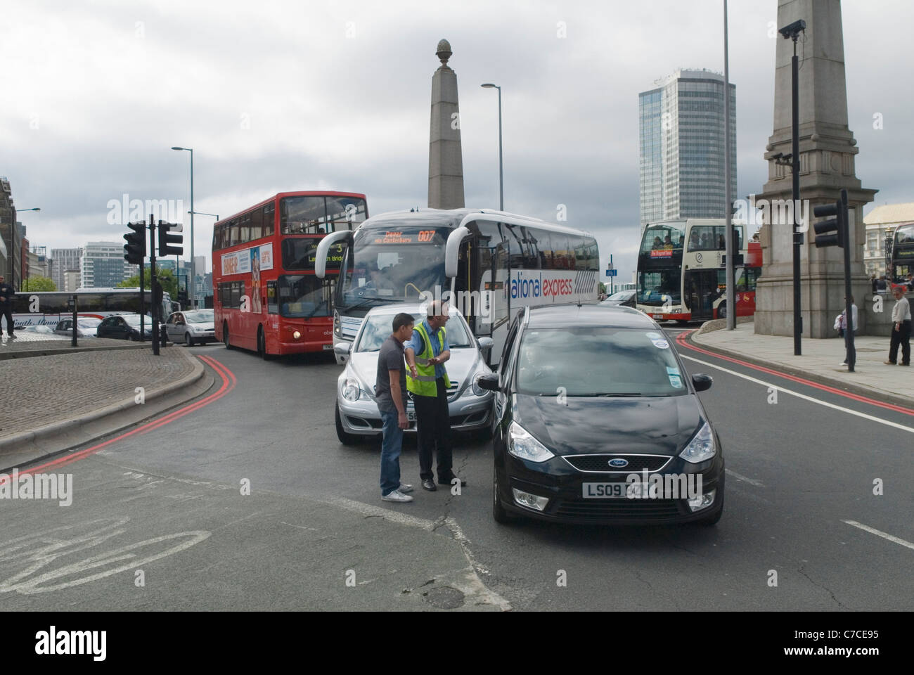 People Argument Street High Resolution Stock Photography and Images - Alamy
