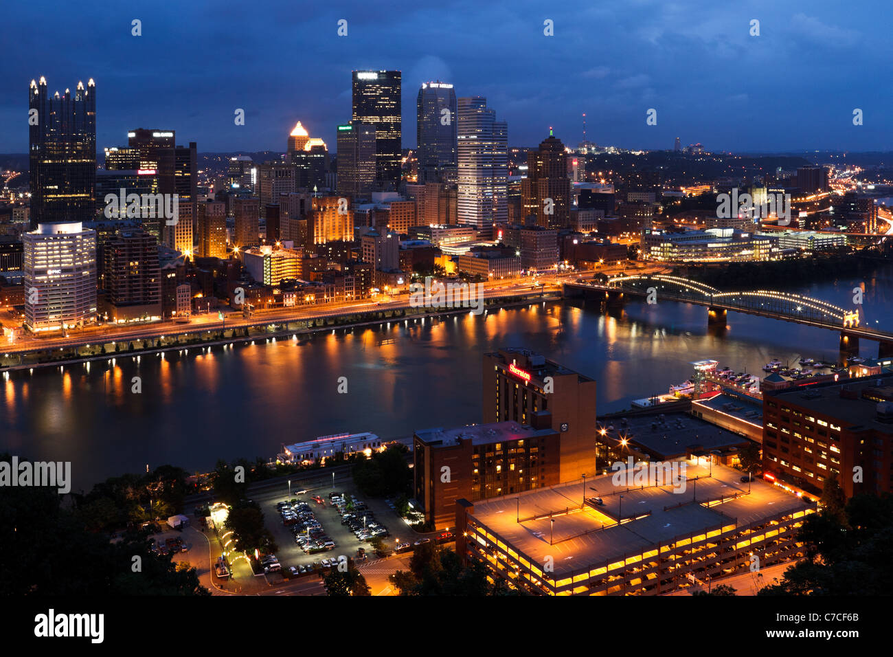 Pittsburgh skyline from mount washington hi-res stock photography and ...