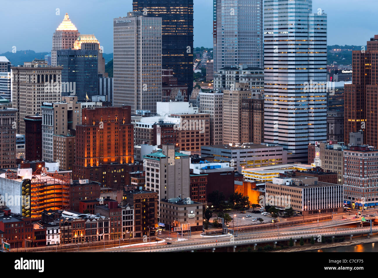 Pittsburgh skyline from mount washington hi-res stock photography and ...