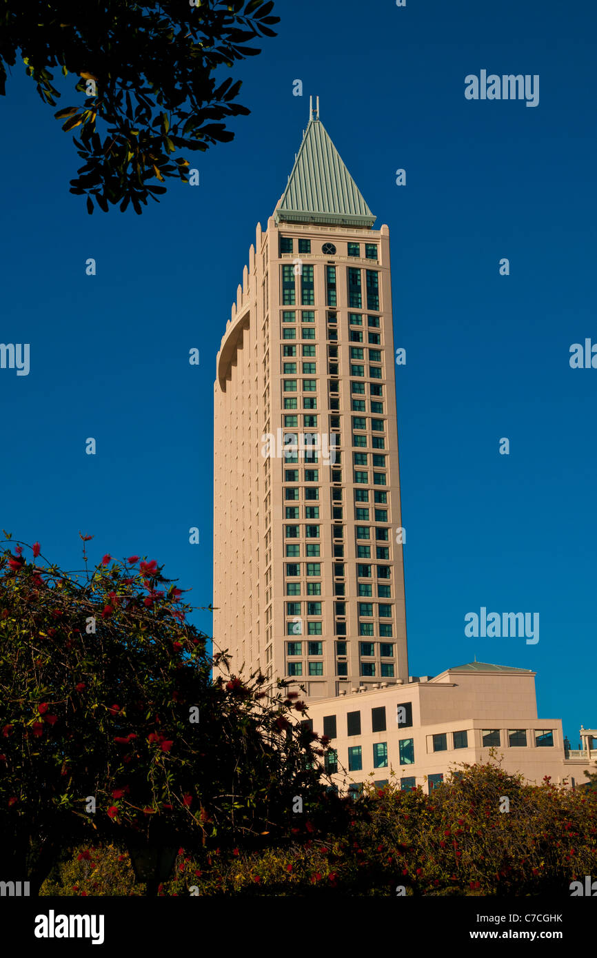Hyatt Hotel along waterfront in San Diego, CA Stock Photo - Alamy