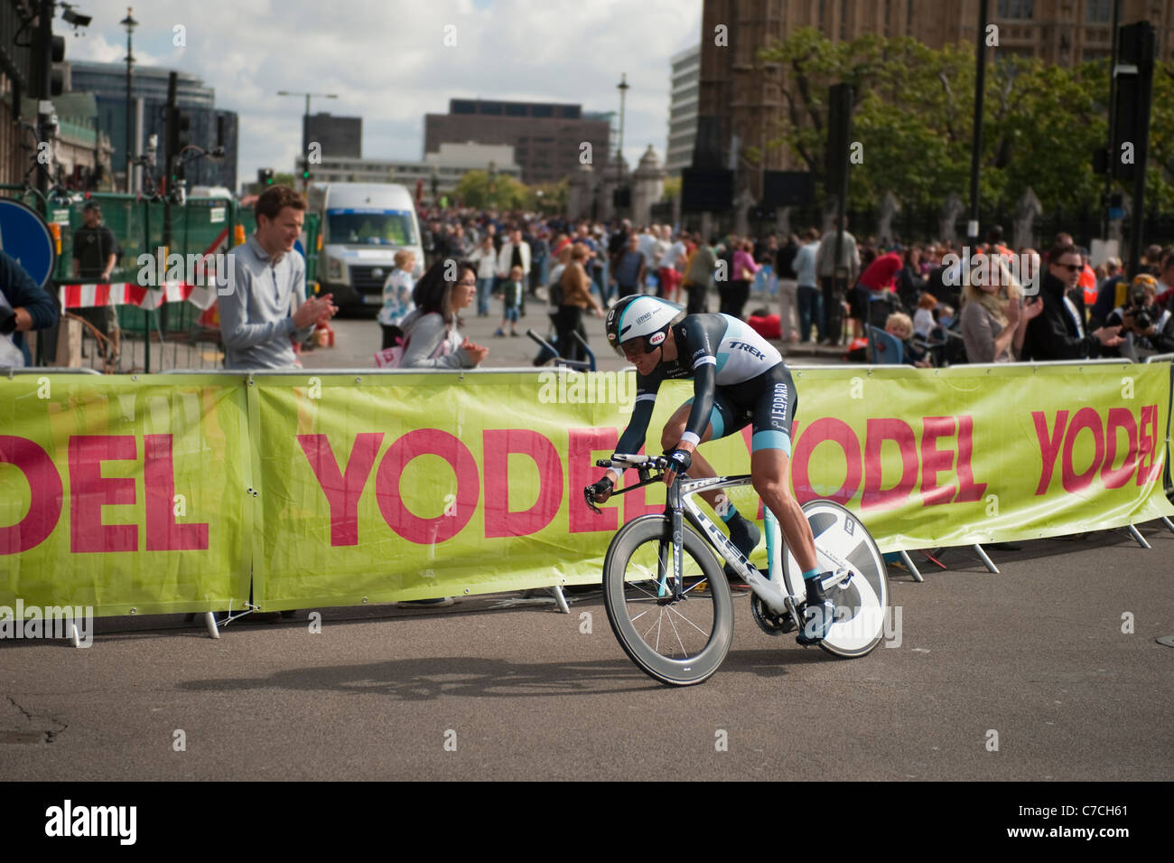 The Tour of Britain 2011 Stage 8 Time Trial in central London, Leopard ...
