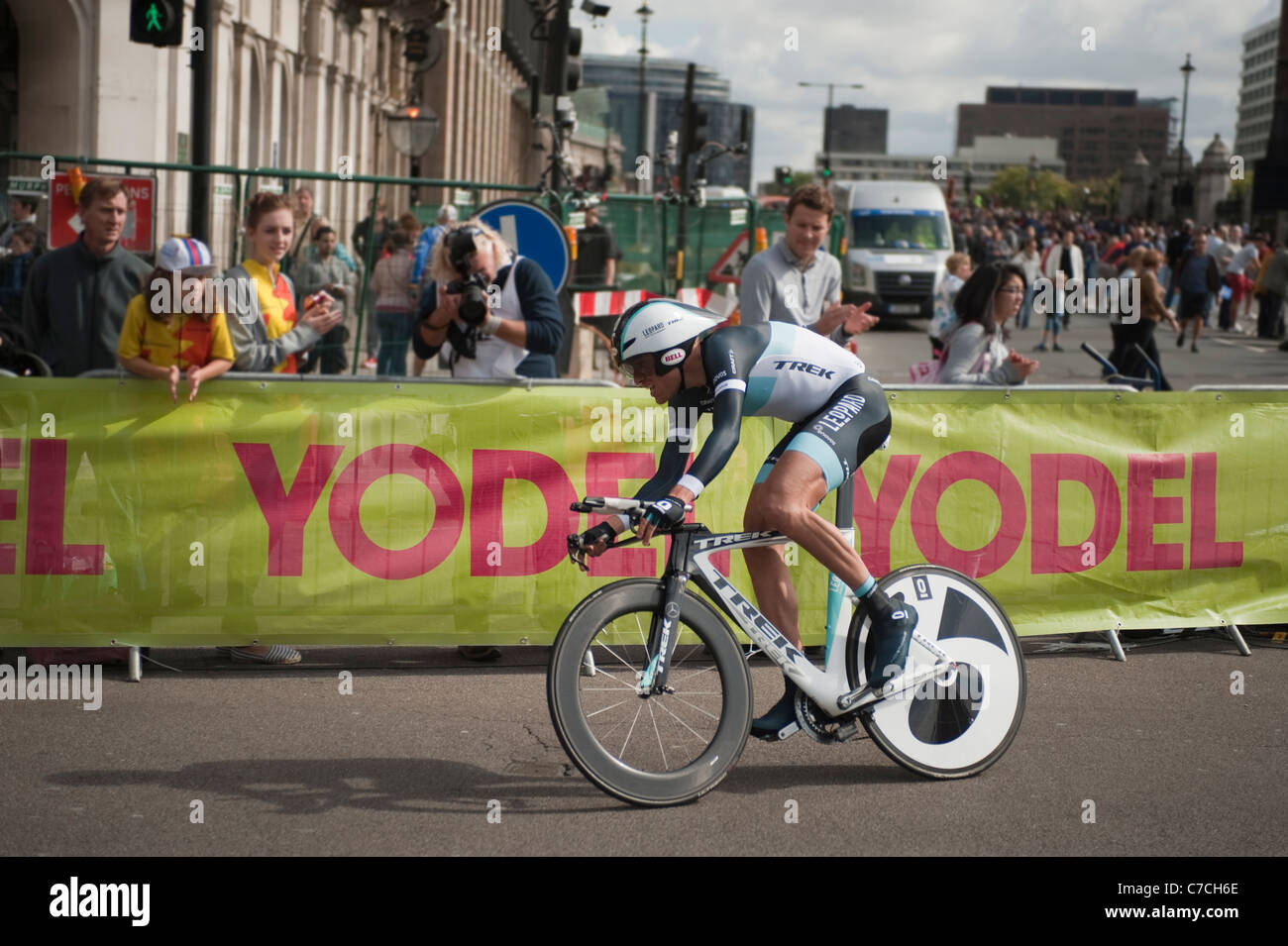 The Tour of Britain 2011 Stage 8 Time Trial in central London, Leopard ...
