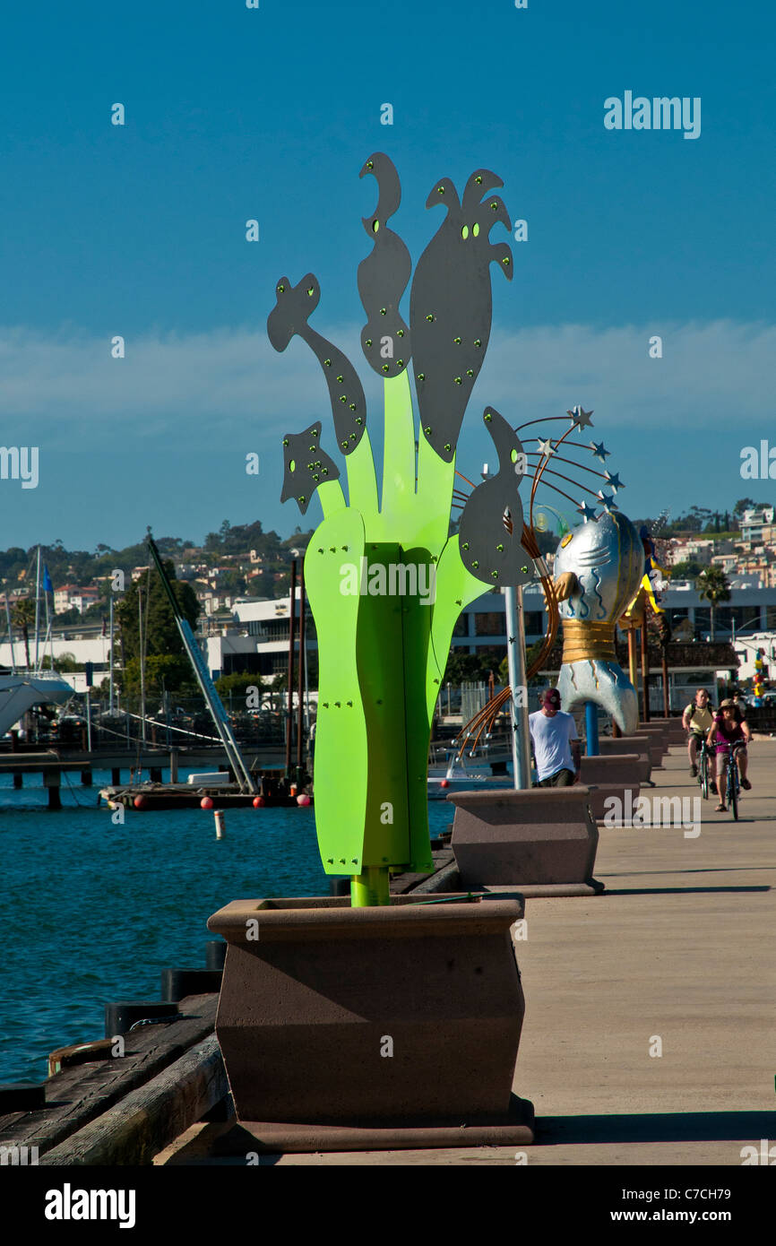 Modern sculpture along waterfront in San Diego, CA Stock Photo - Alamy
