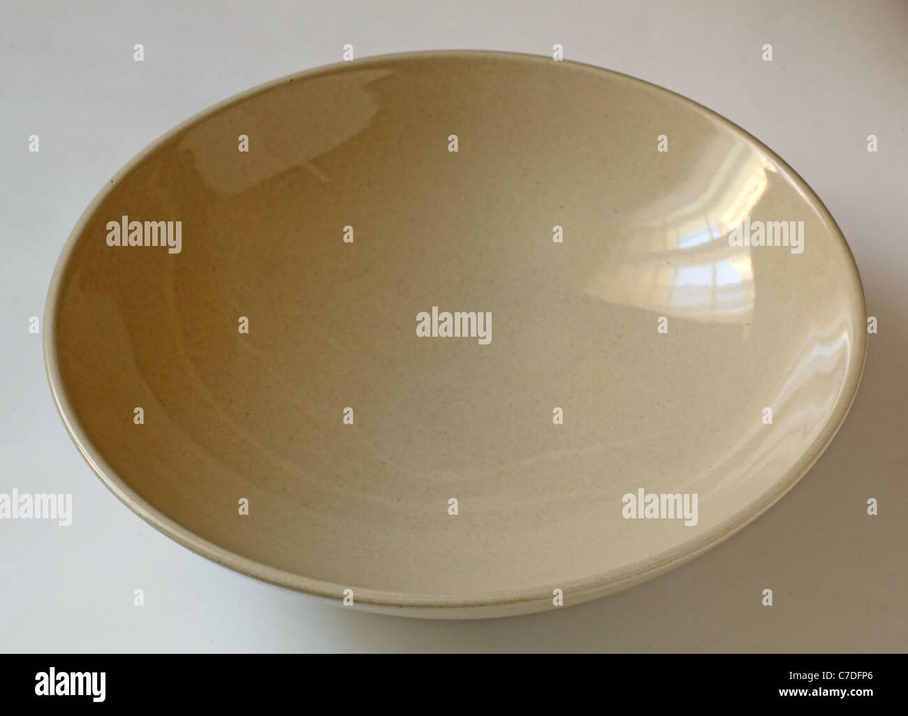 Circle dish hi-res stock photography and images - Alamy