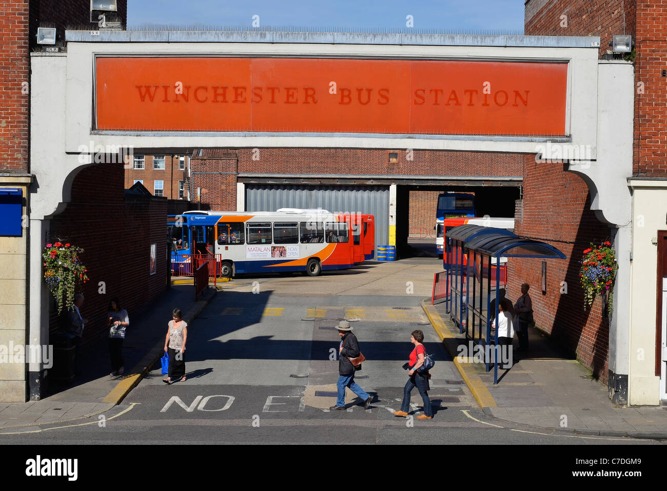 Winchester bus hi-res stock photography and images - Alamy