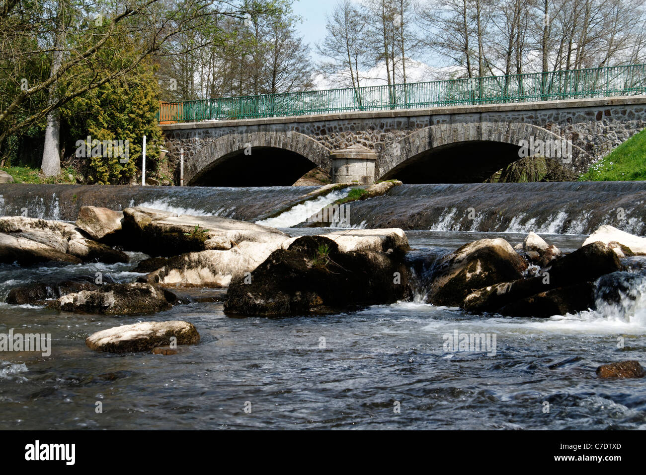 Old ford road bridge hi-res stock photography and images - Alamy