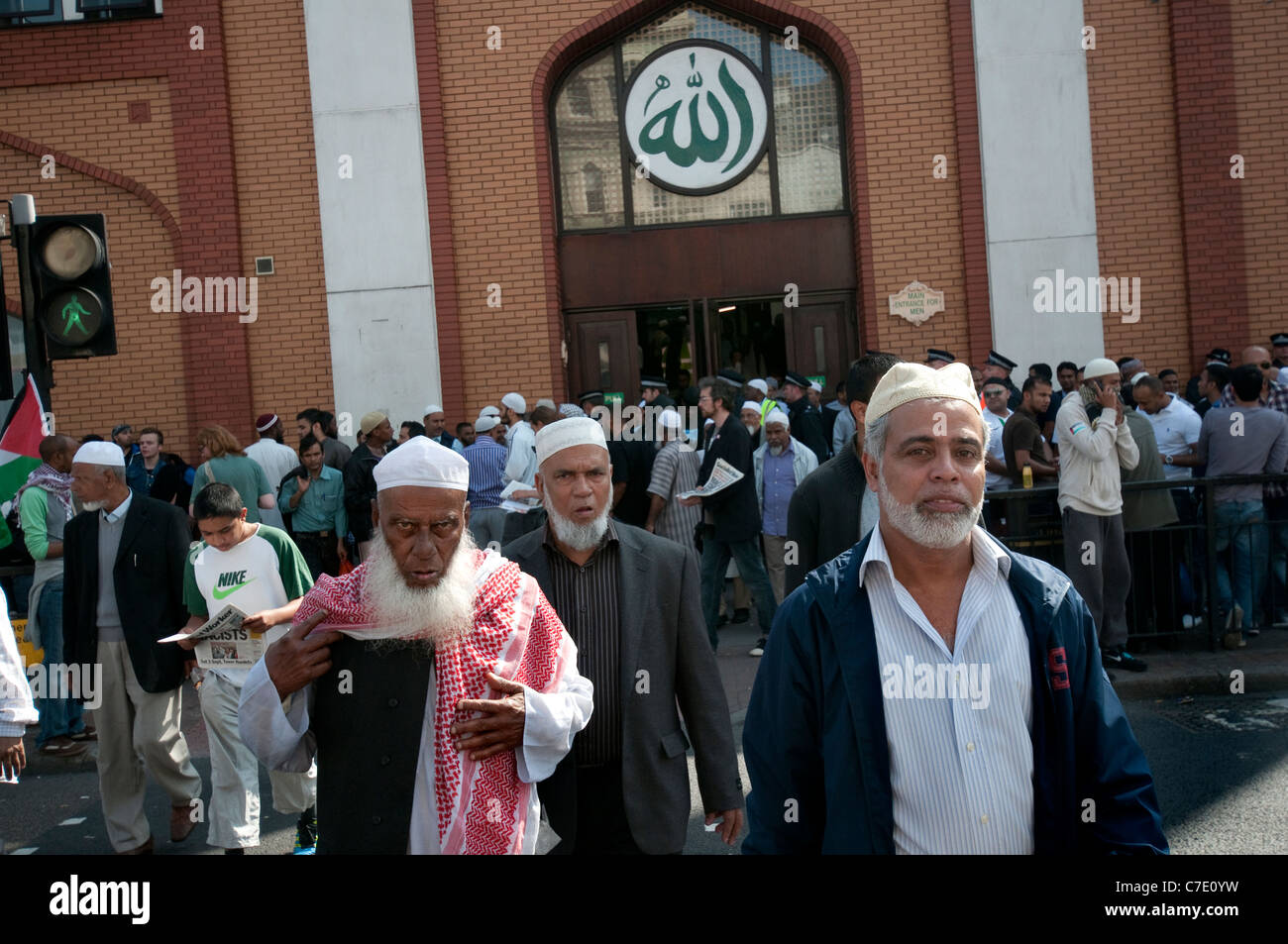 English mosque hi-res stock photography and images - Alamy