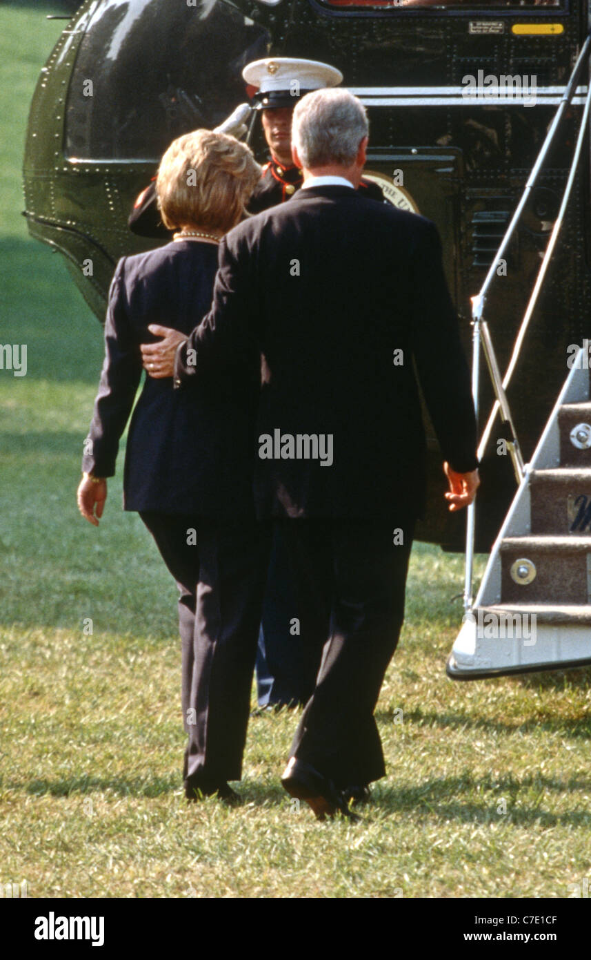 Bill clinton marine one hi-res stock photography and images - Alamy