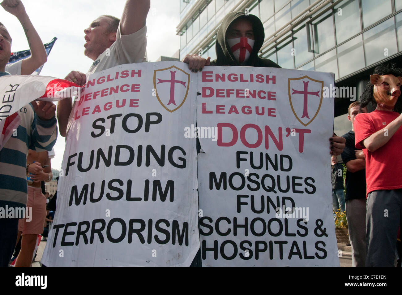 Young england defence league edl hi-res stock photography and images ...