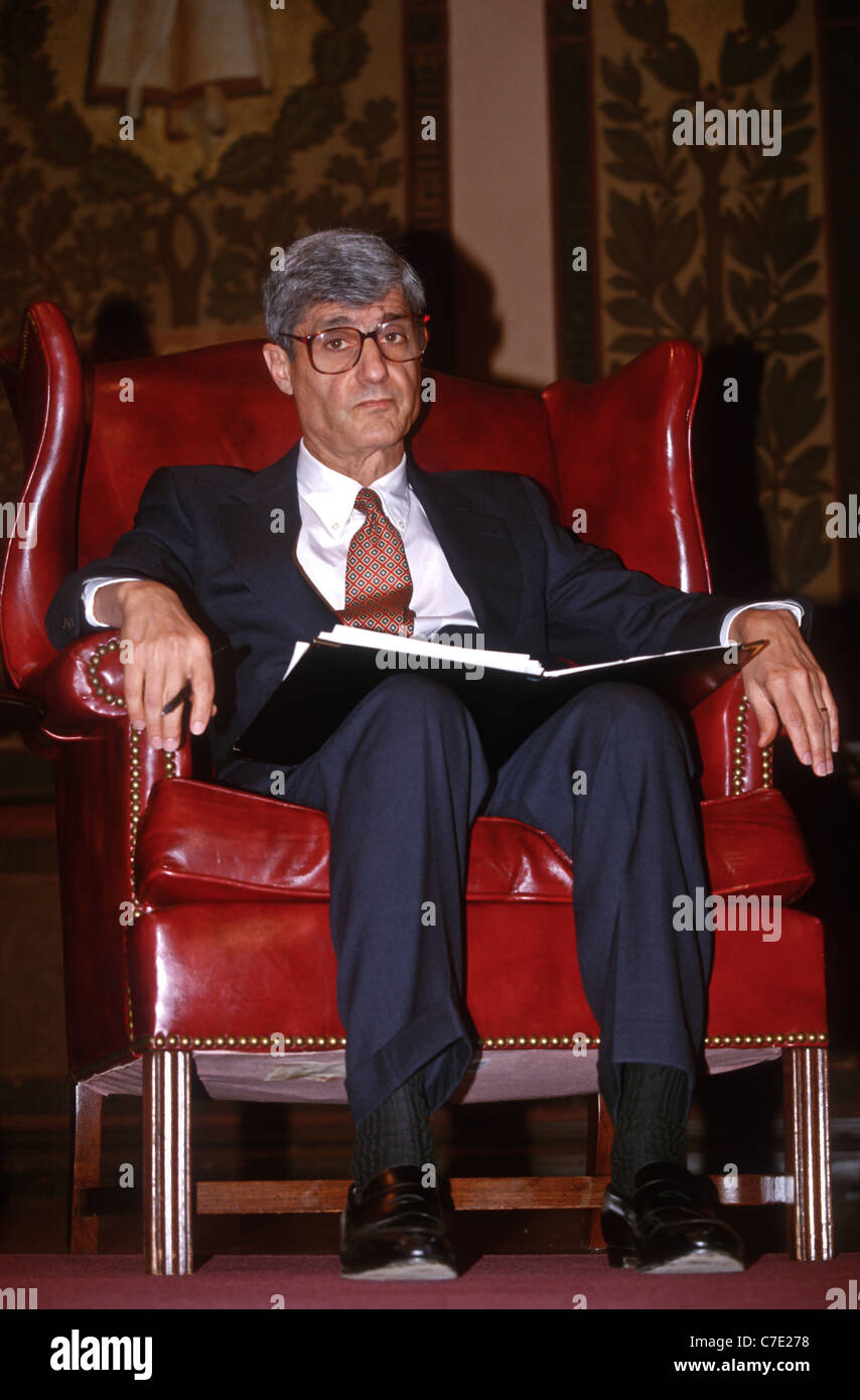 Us treasury secretary robert rubin hi-res stock photography and images ...