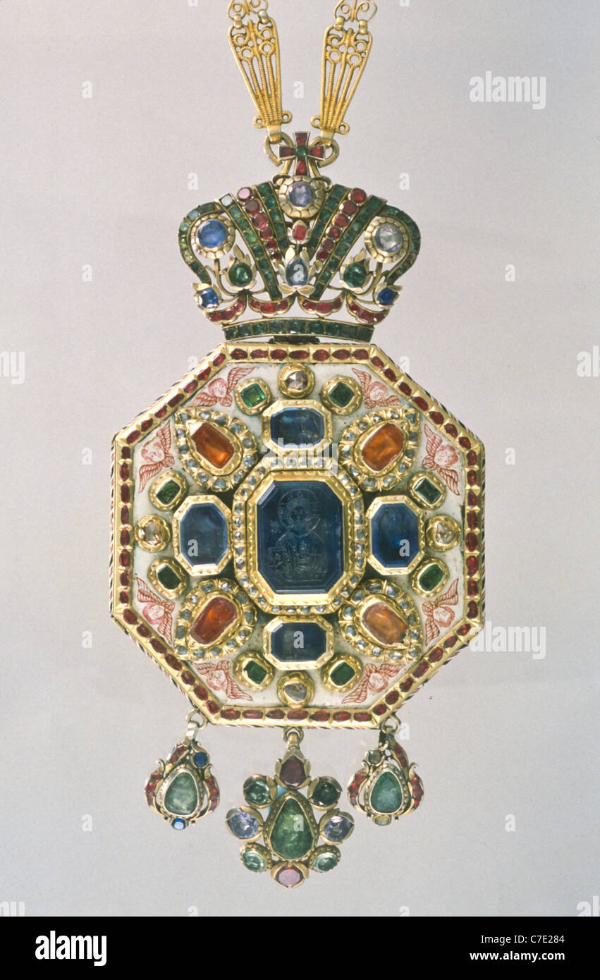 Romanov jewels museum display hi-res stock photography and images - Alamy