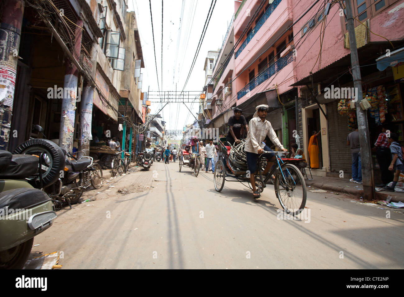 Indian street hi-res stock photography and images - Alamy