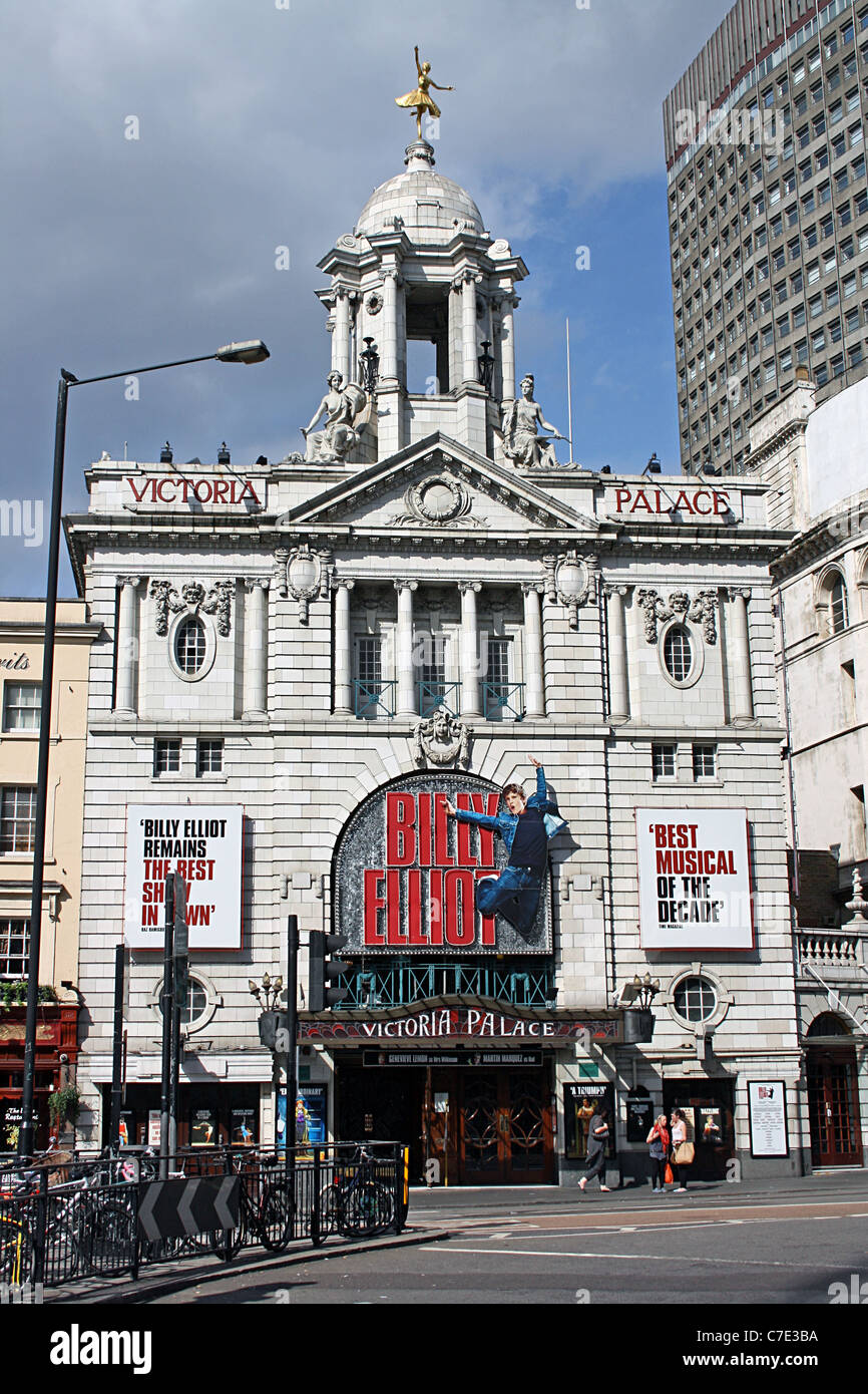 Victoria Palace Theatre London High Resolution Stock Photography and Images - Alamy