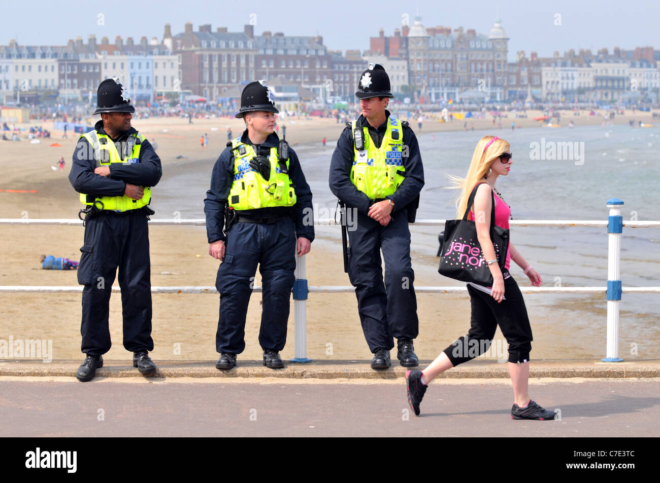 Police Woman Uk Stock Photos & Police Woman Uk Stock Images - Alamy