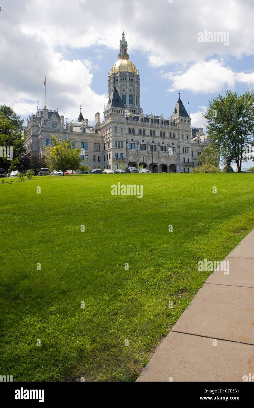 The golden-domed capitol building in Hartford, Connecticut Stock Photo ...