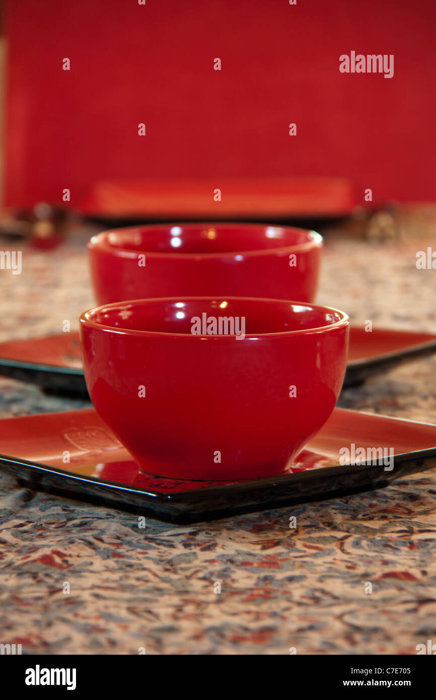 Two empty coffee cups hi-res stock photography and images - Alamy