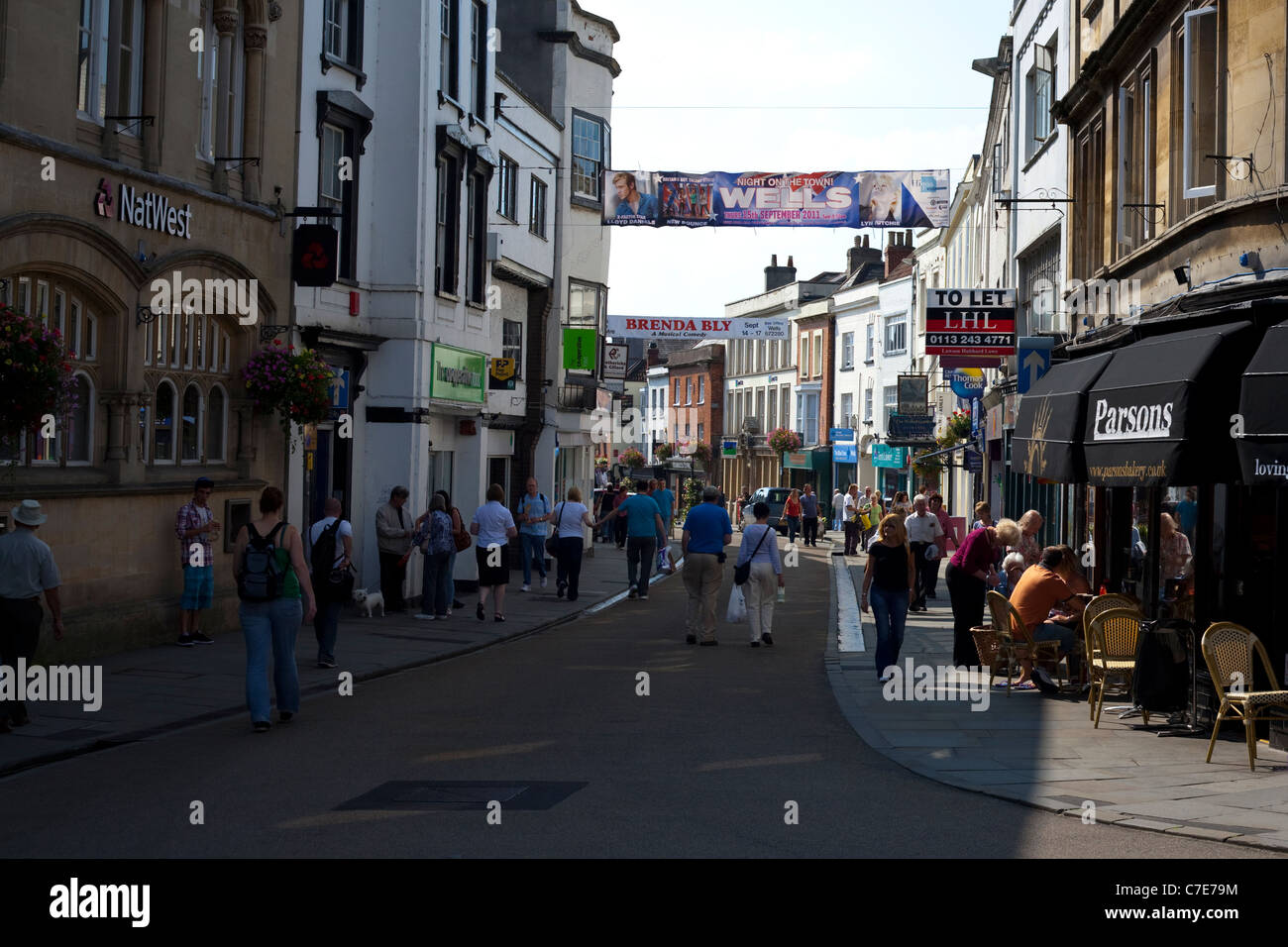 wells city centre high street Stock Photo - Alamy