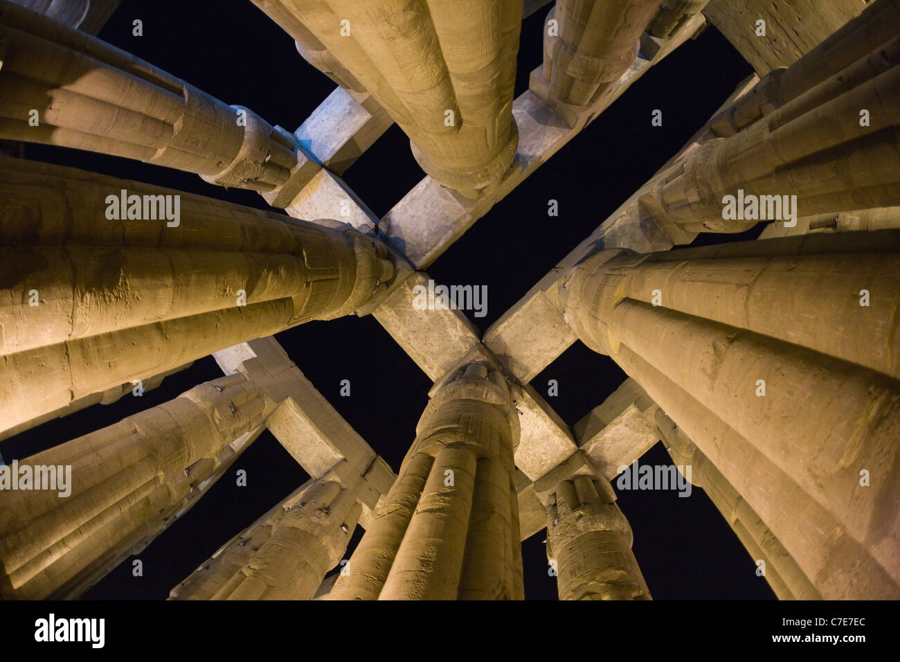 Lighting columns hi-res stock photography and images - Alamy