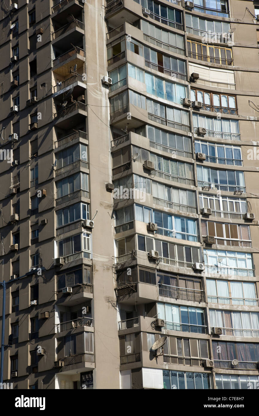 Tower block flats hi-res stock photography and images - Alamy