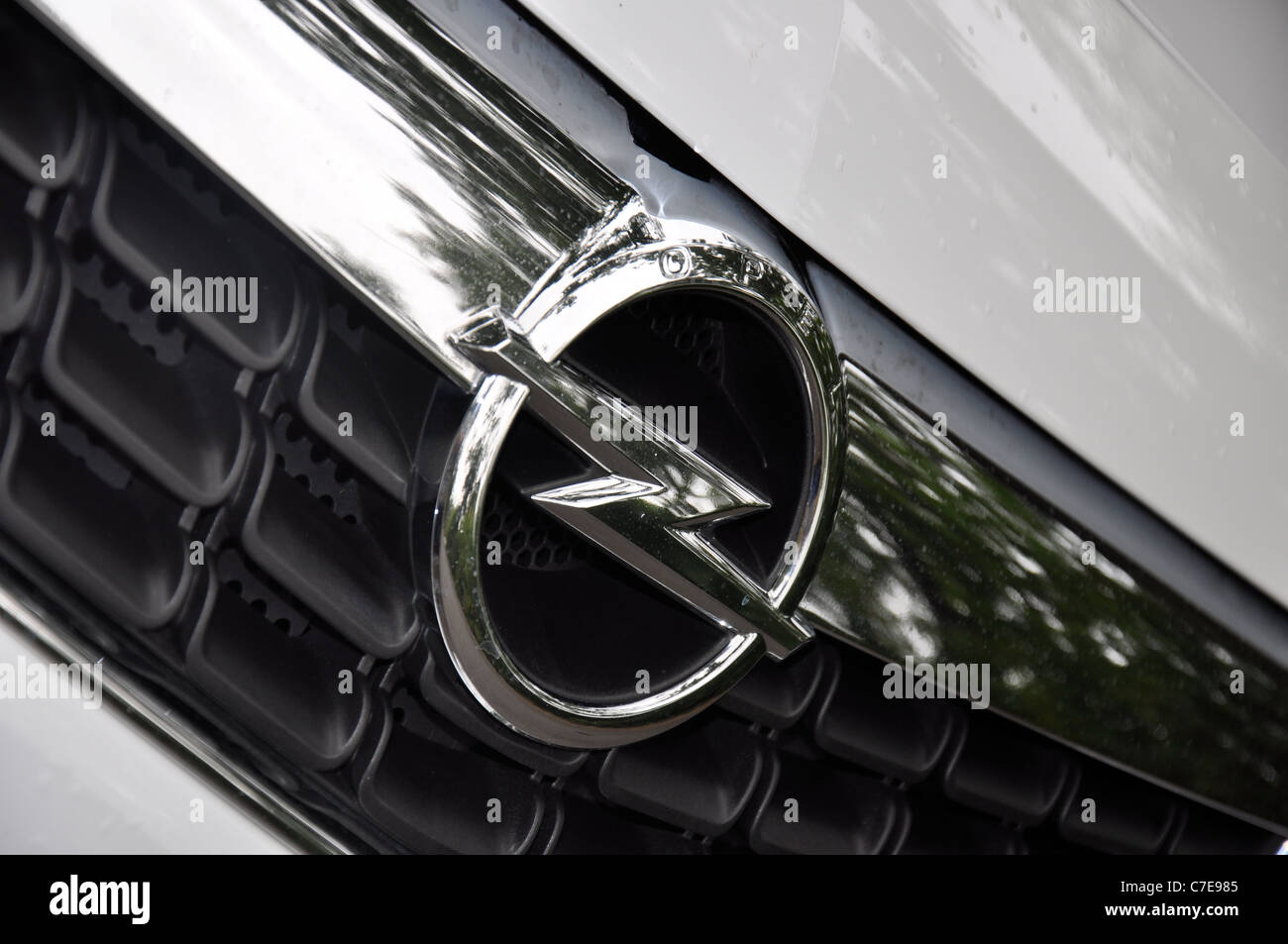 Opel logo hi-res stock photography and images - Alamy