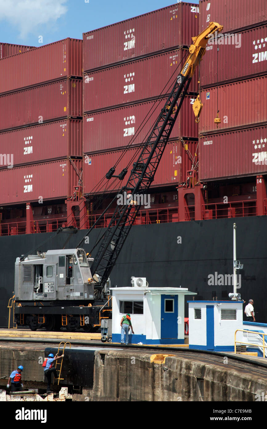 Zim integrated shipping hi-res stock photography and images - Alamy