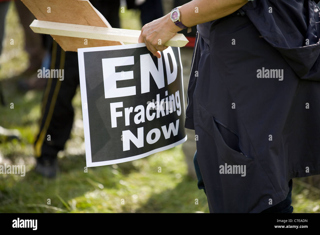a cuadrilla plumpton frack off anti protest shale gas extraction ...